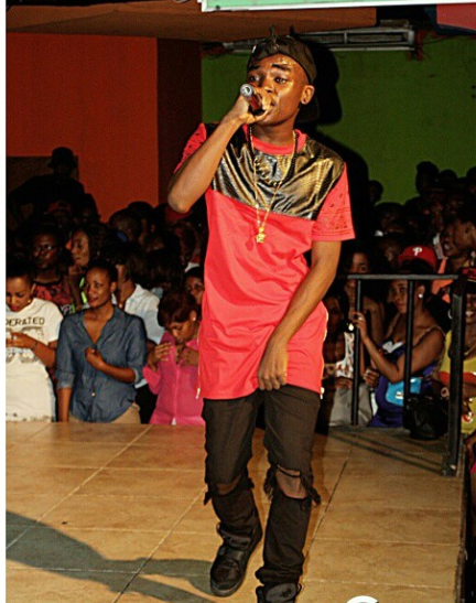 KIBAJAJI: DOGO ASLAY AKIJIVINJALI JUKWAANI NA GIGY MONEY!!! SEE PHOTOS