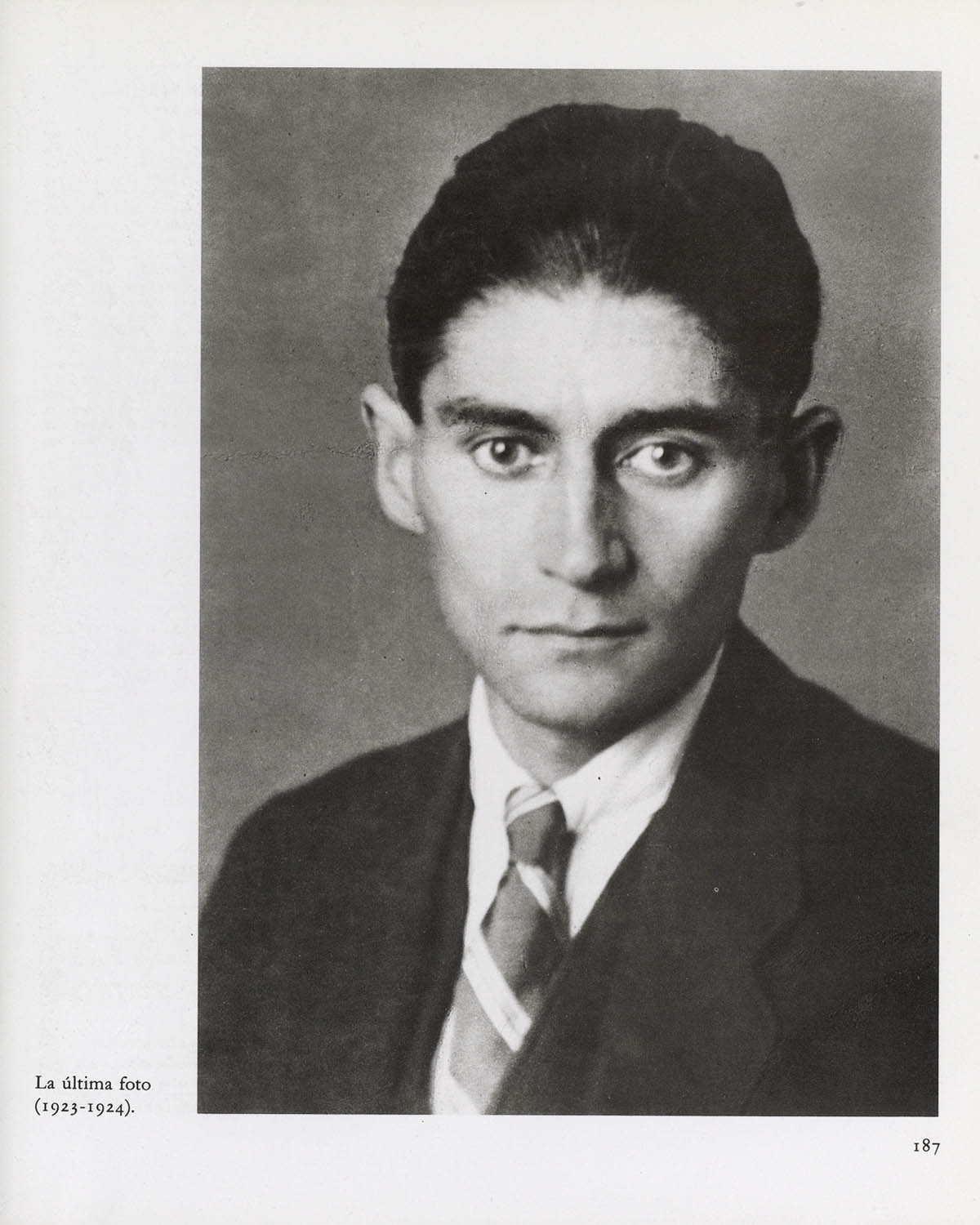 Grupo de lectura Biblioteca de Nava: EL PROCESO, de Franz Kafka. Grupo de lectura Biblioteca de Nava: EL PROCESO, de Franz Kafka.