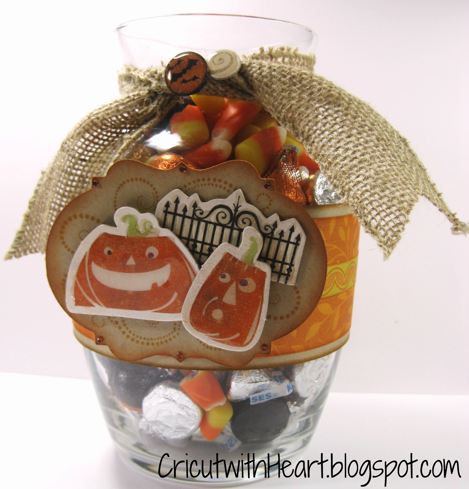 Cricut With Heart Pumpkins Candy Jar cricut-with-heart-pumpkins-candy-jar