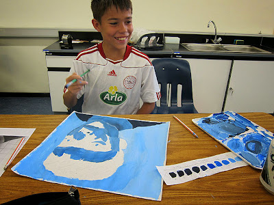 Mr. Bob's Middle & High School Art Room: Monochromatic Self Portraits ...