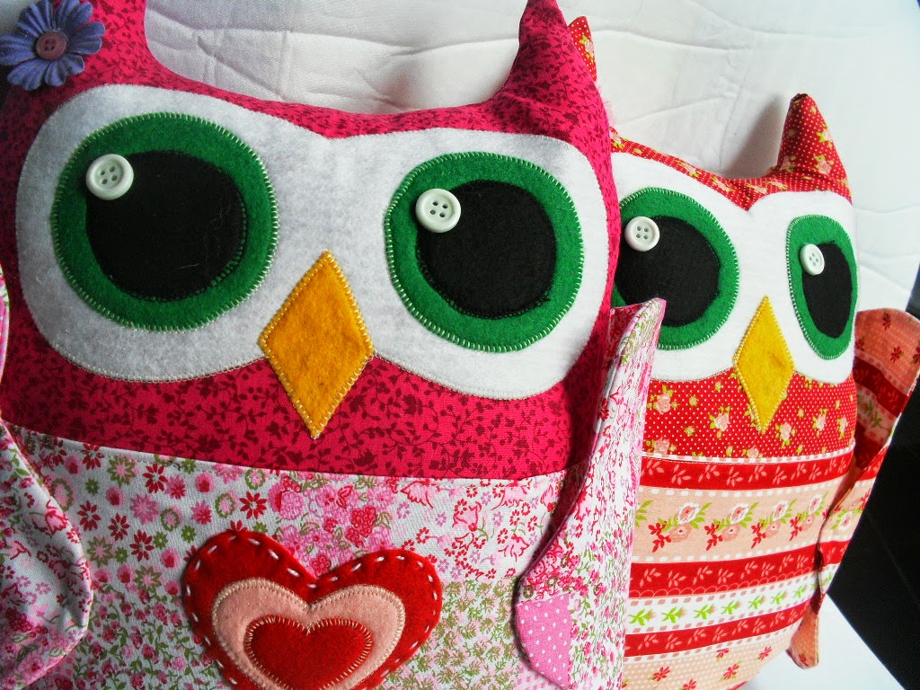 Bichos de Patch: Almofadas Coruja Porta-Controle Remoto