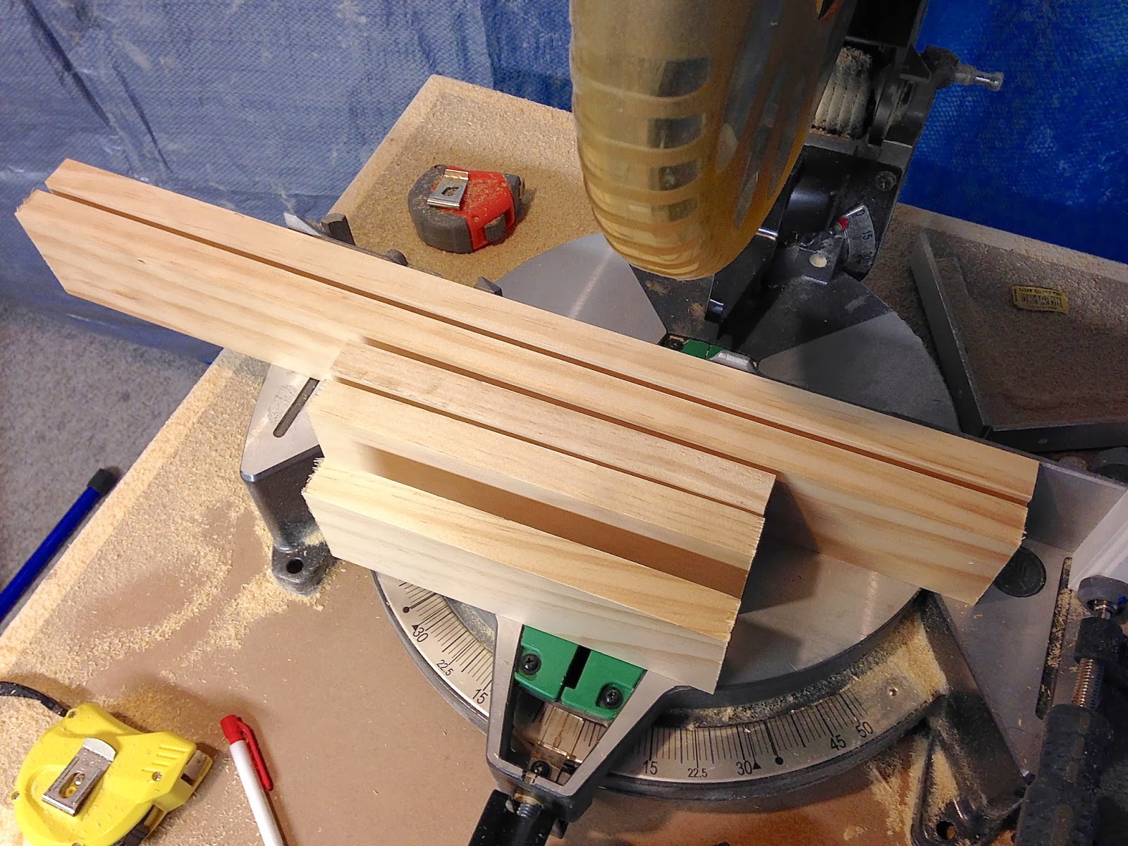 The Project Lady - Singer Sewing Machine Wood Base Tutorial (Pictures of Building Process)