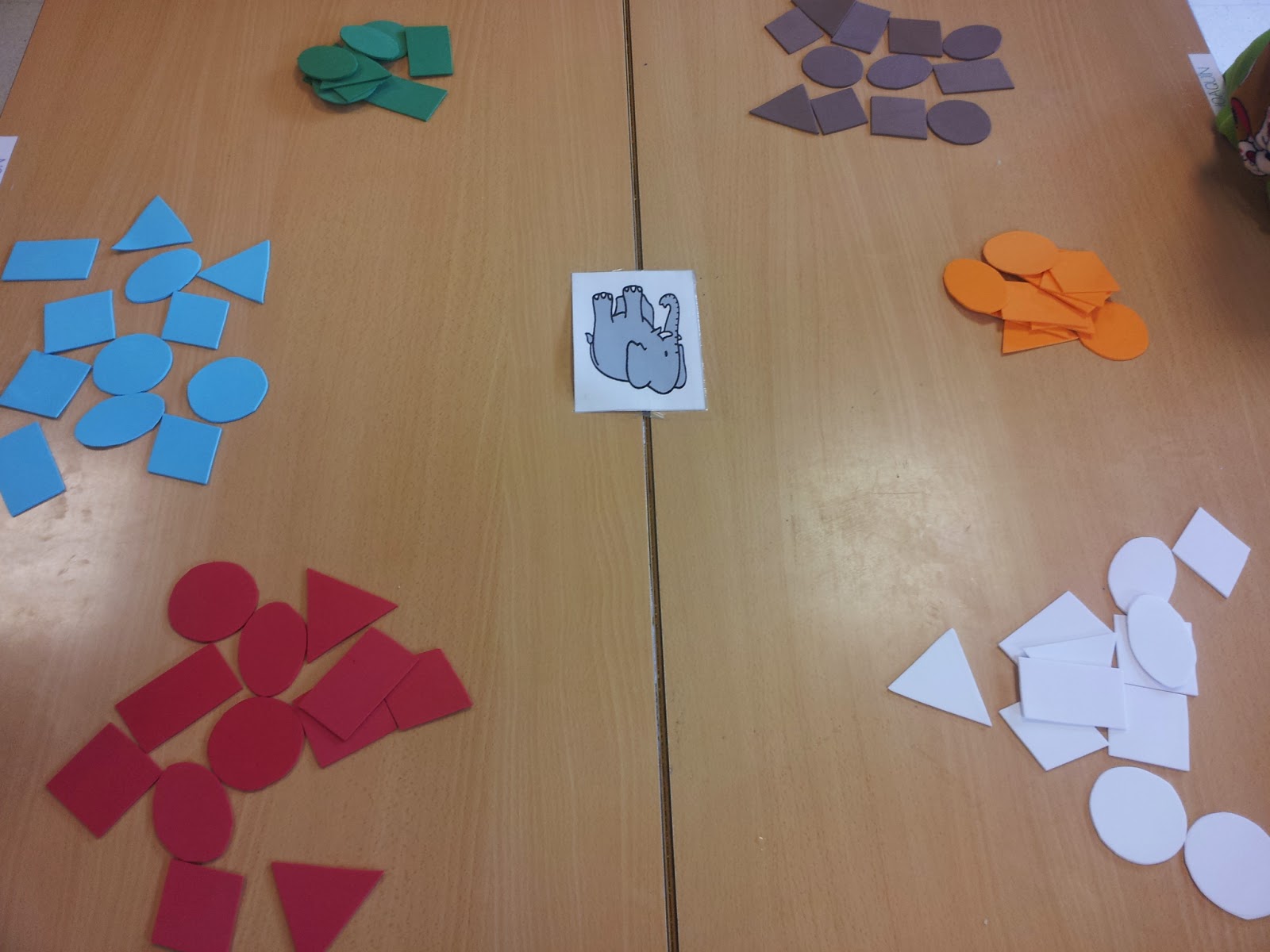 Trabajando en Educación Infantil: Jugamos con las figuras geométricas ...