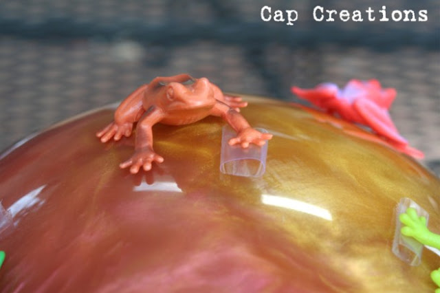 Cap Creations: Copper (looking) Frog Ball Tutorial