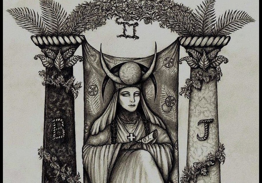 Faeorain: The High Priestess - Tarot Major Arcana Faeorain: The High Priestess - Tarot Major Arcana