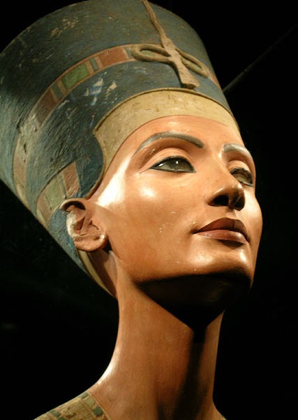 La esfera humana: El retrato de Nefertiti