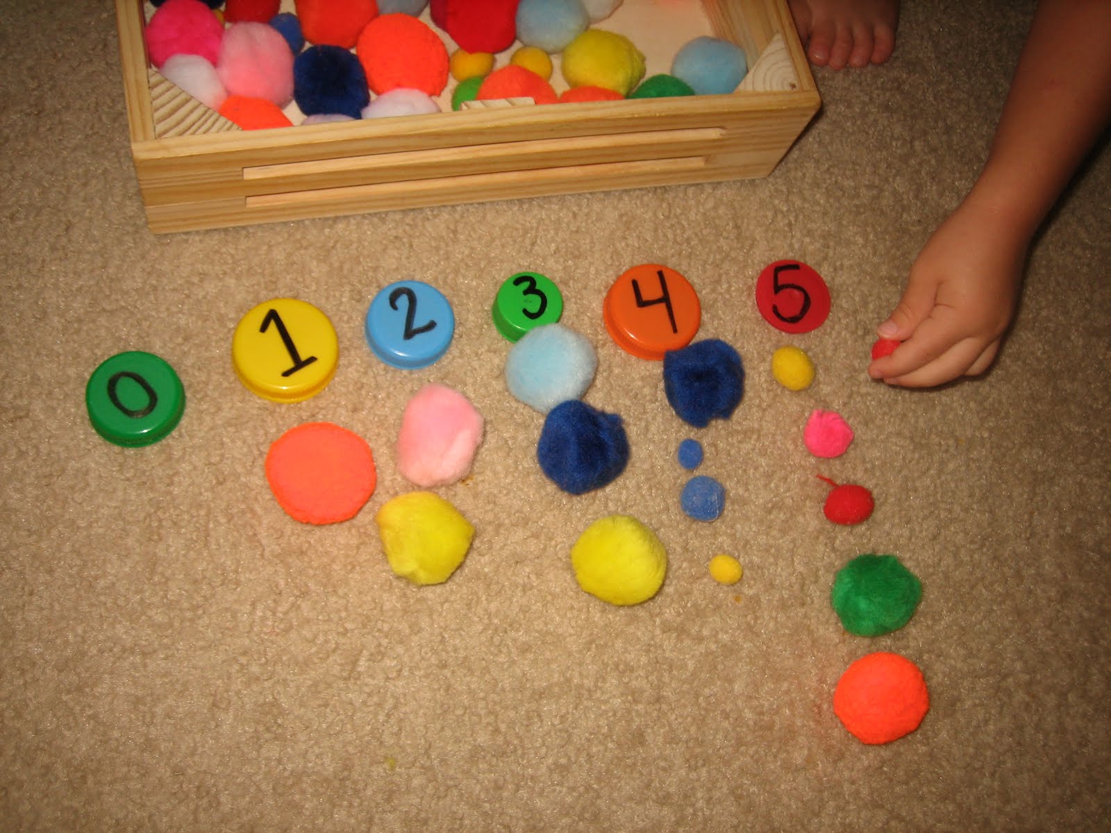 LEARNING WITH POM POMS - Mama to 6 Blessings