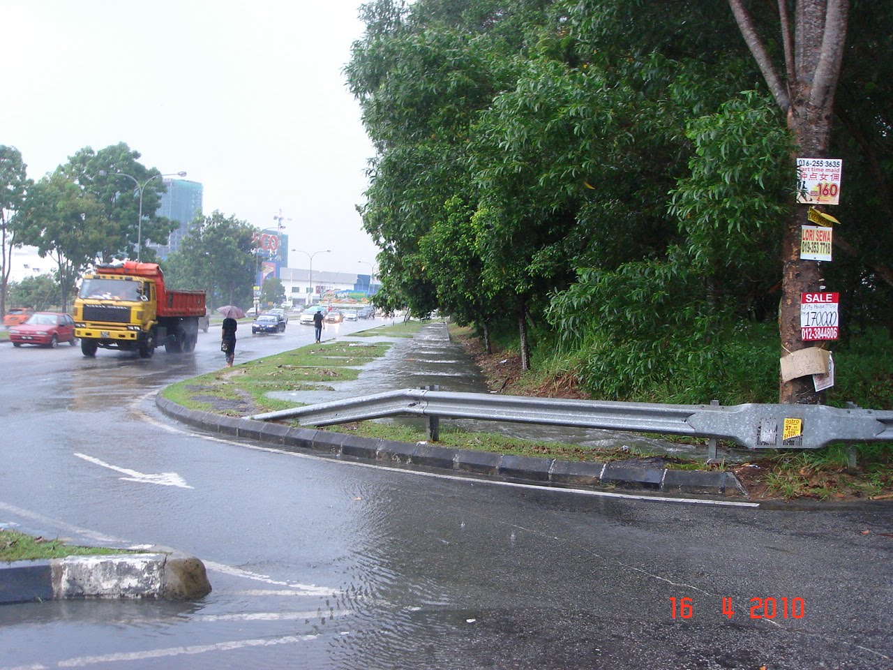 PERSATUAN PENDUDUK IMPIAN SETIA: Banjir Kilat di Saujana Impian Kajang PERSATUAN PENDUDUK IMPIAN SETIA: Banjir Kilat di Saujana Impian Kajang