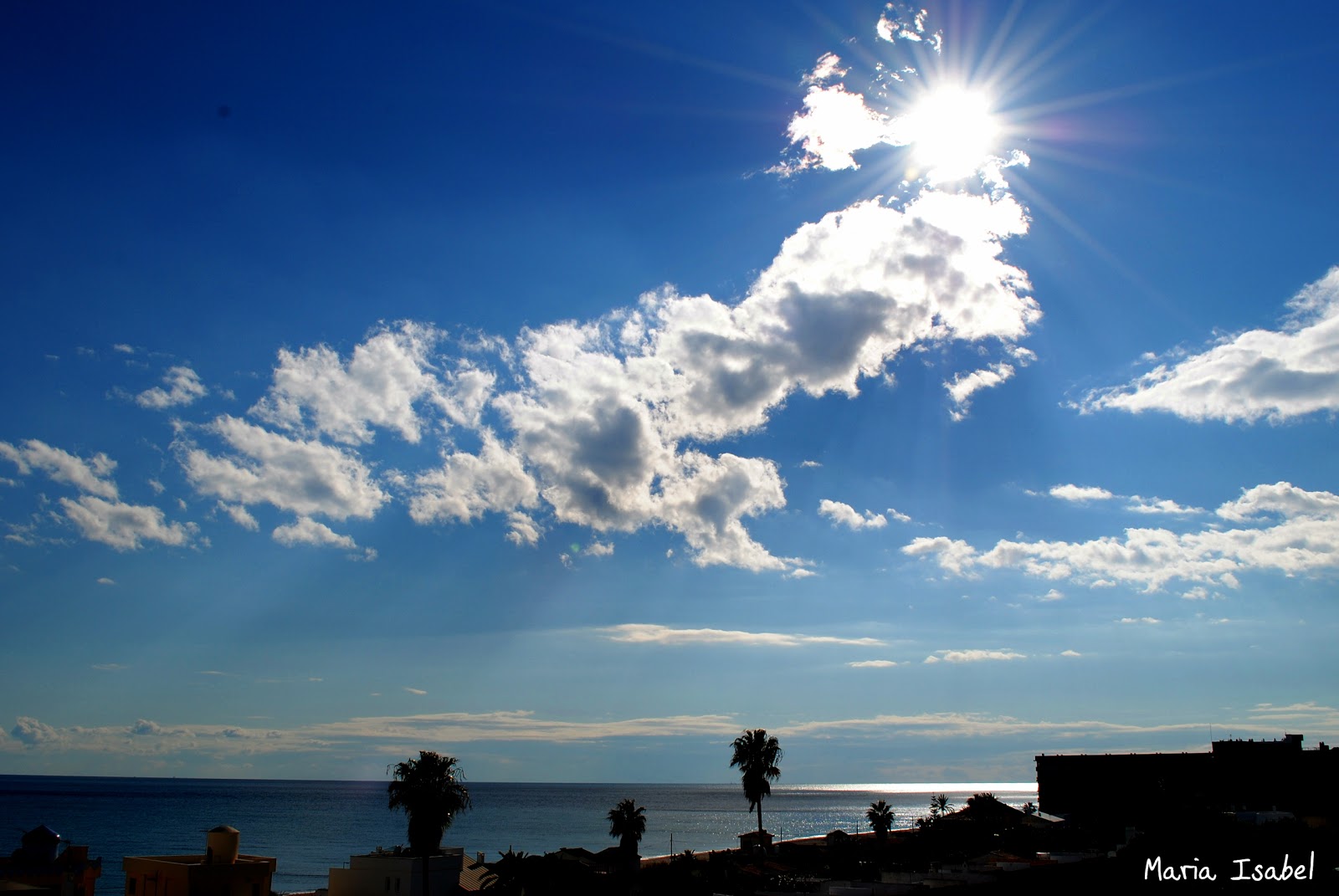 Sobre una nube.: Día soleado. Sobre una nube.: Día soleado.