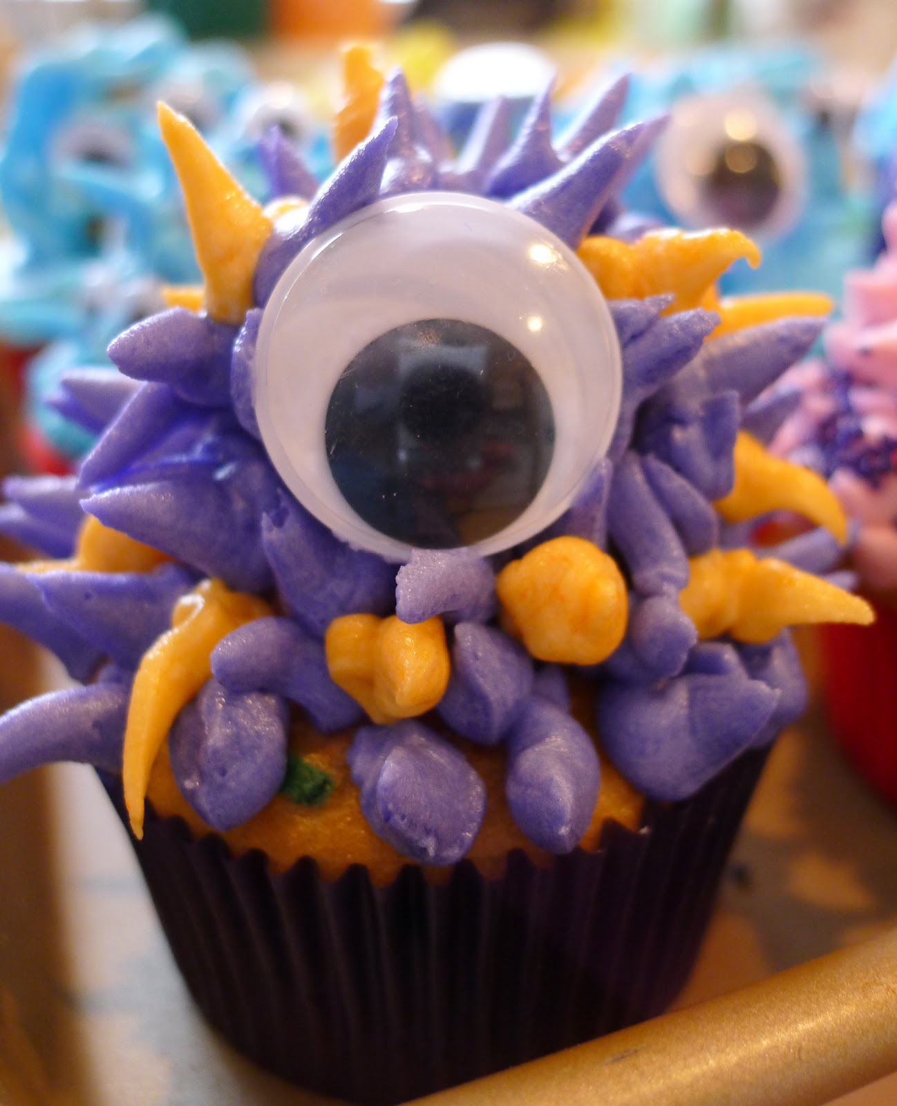 Pieces by Polly: Monster Cupcakes