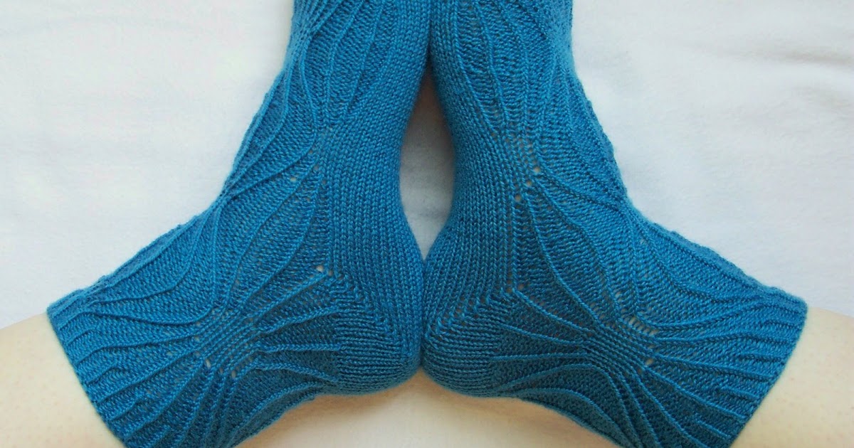 Carissa Knits: Riptide Socks