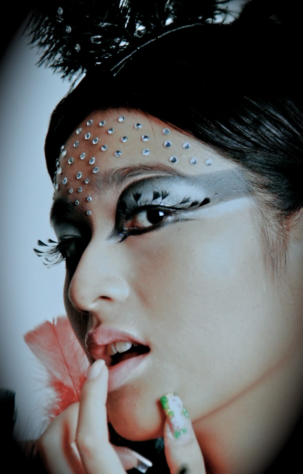 Aisha ALzarooni Makeup As A Bird Theme aisha-alzarooni-makeup-as-a-bird-theme