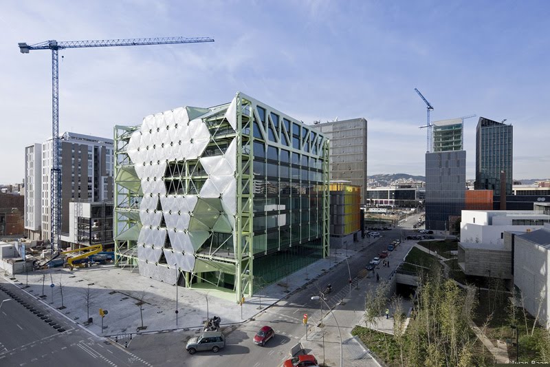 KÁmeetsRM: Edificio de Oficinas Media-TIC. 22@ de Barcelona. Por Enric Ruiz-Geli
