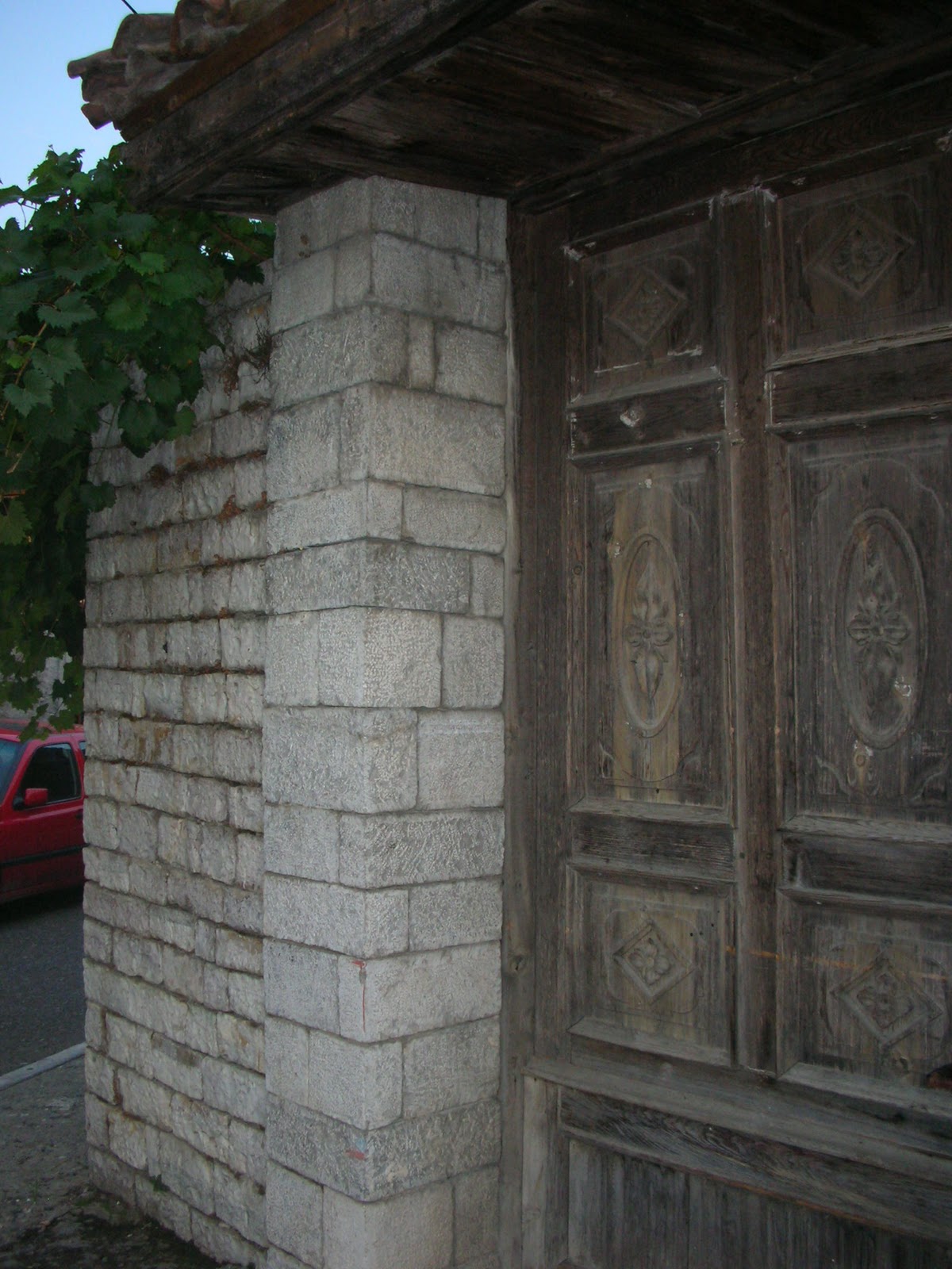 DROMCA: Dyer të vjetra - Shkodër DROMCA: Dyer të vjetra - Shkodër