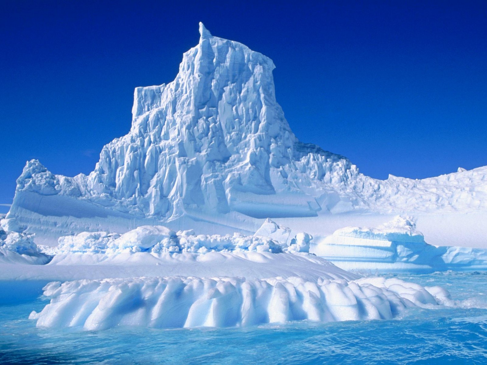 Beautiful winter wallpaper iceberg | Urban Art Wallpaper