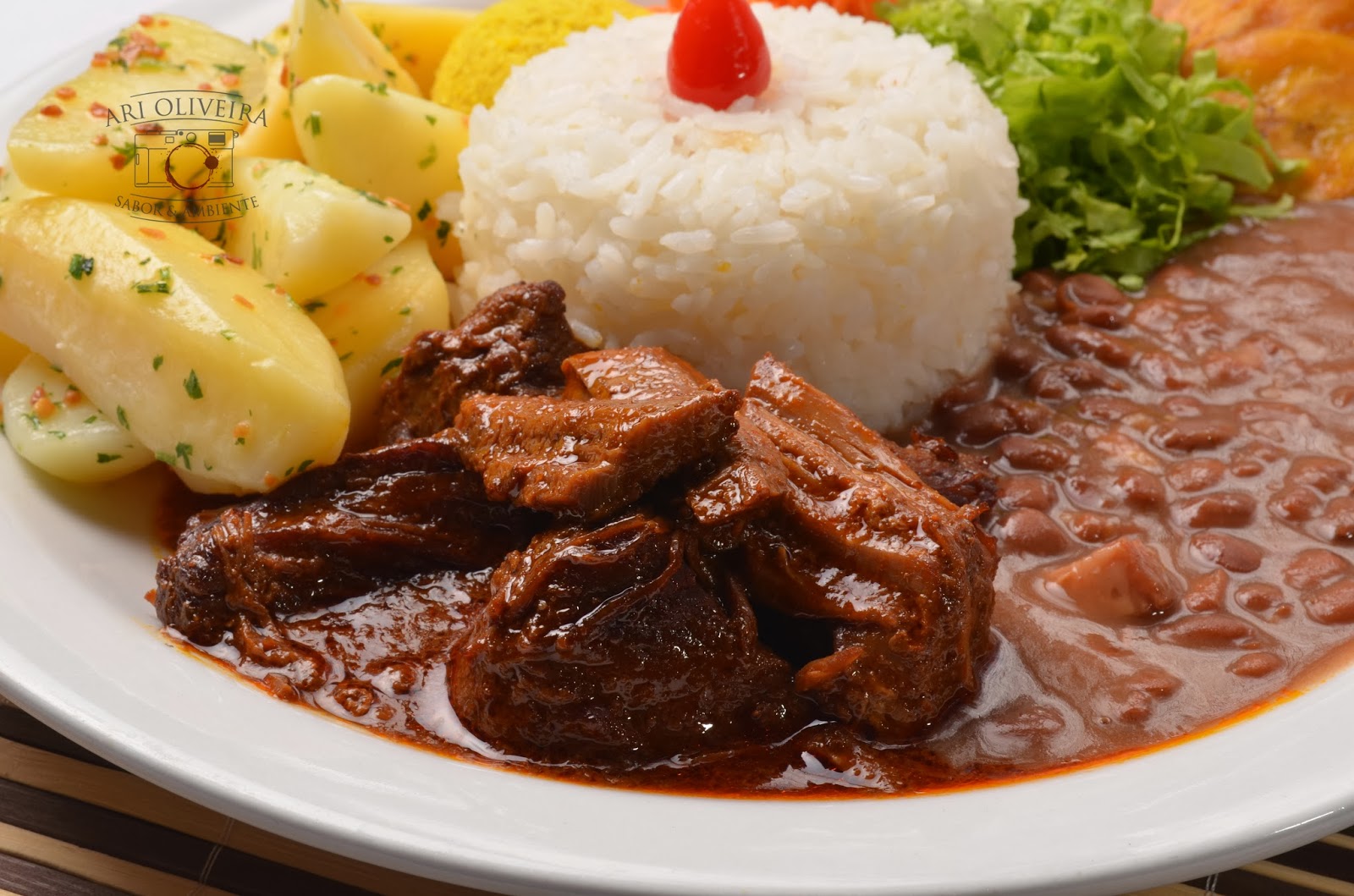 Comendo Modelos: Prato feito bem feito