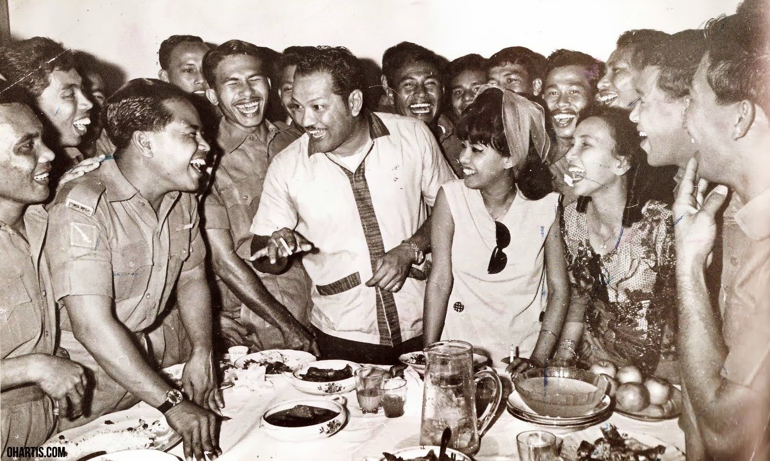 Pakat-Pakat Kalih: P. Ramlee dijatuhkan Oleh Bangsanya Sendiri
