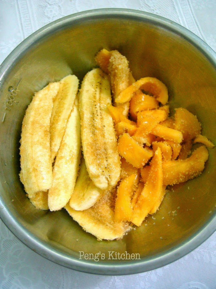 Peng's Kitchen: Turon Na Saging (Banana Spring Rolls)