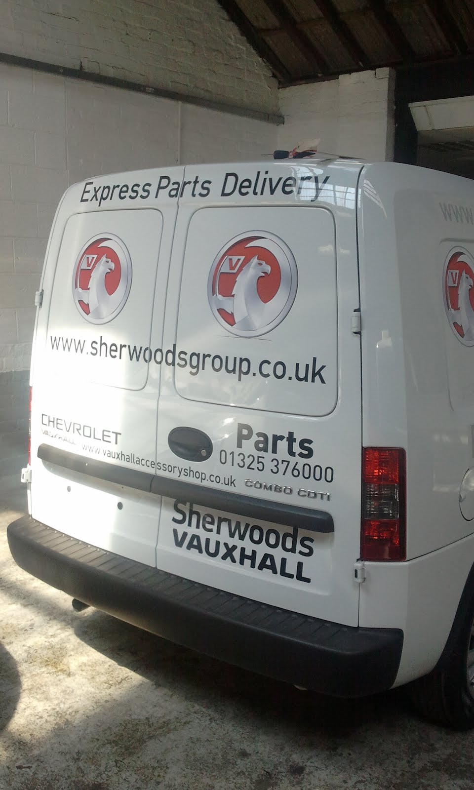 The Green I Signs Blog: Vauxhall Combo Parts Delivery van signwriting ...