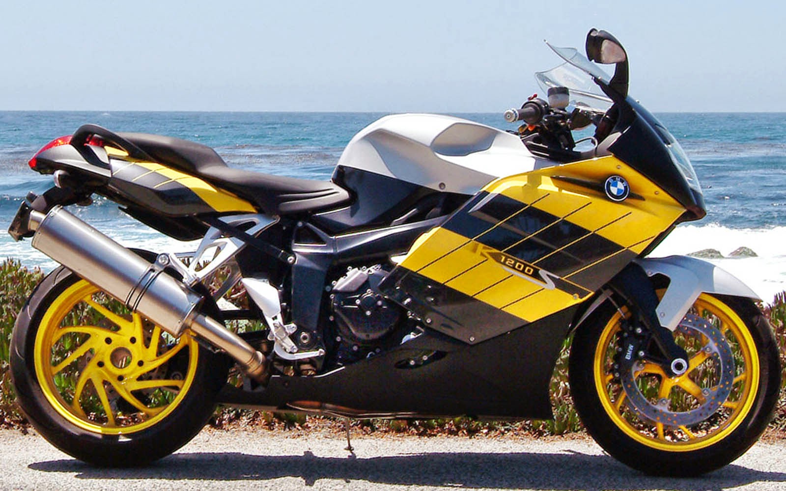 Desktop Wallpapers: BMW K1200S Wallpapers
