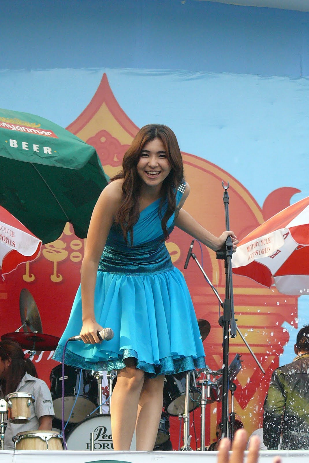 Photo Model: Myanmar Popular Singer, Chit Thu Wai's Thingyan Fashion