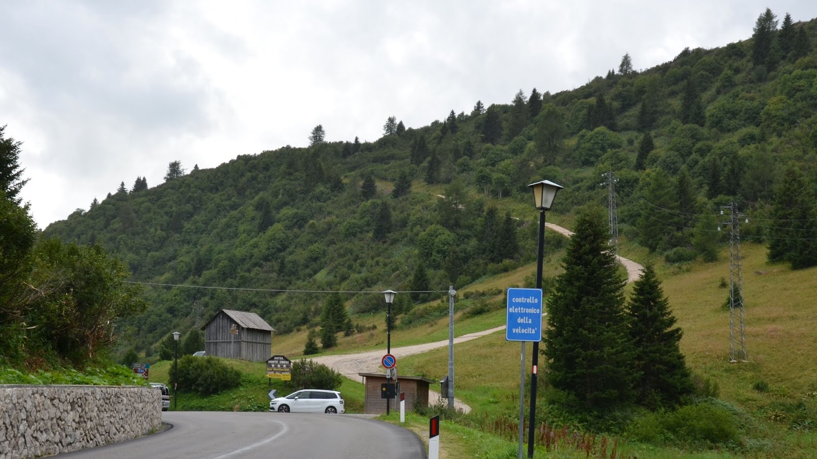 Rifugio Kostner: escursione da passo Campolongo