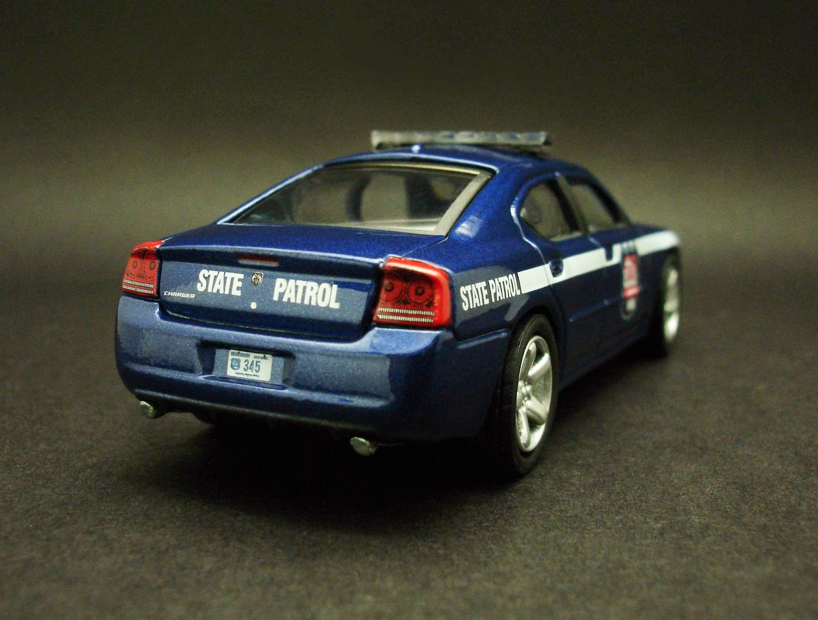 Diecast Hobbist: 2008 Dodge Charger - Wisconsin State Patrol