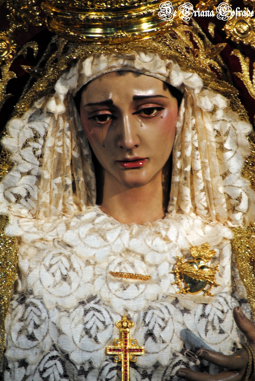 De Triana Cofrade: Besamano Ntra. Sra del Carmen en sus Misterios Dolorosos