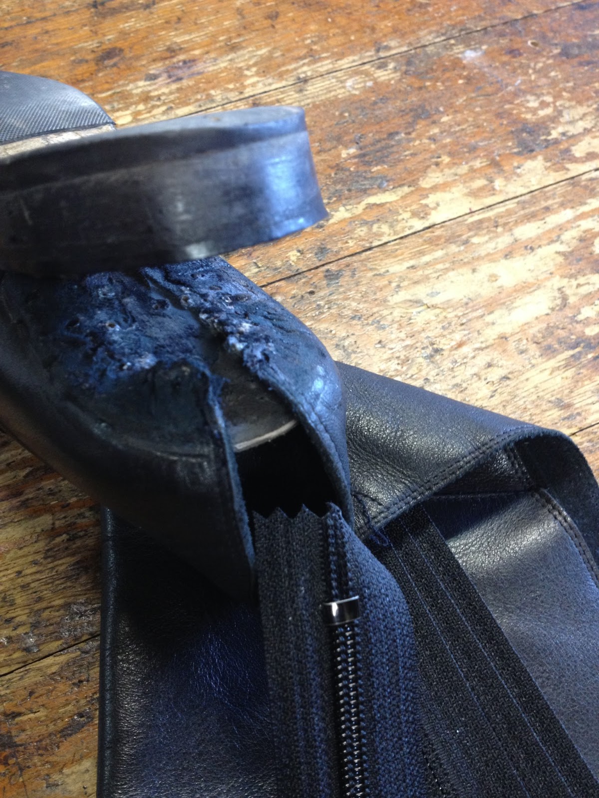 cordonnerie maroquinerie bagagerie sellerie: Emboitage , collé , cousu ...