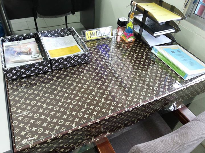 Hiasan Meja - Kertas LV - Koleksi Cikgu