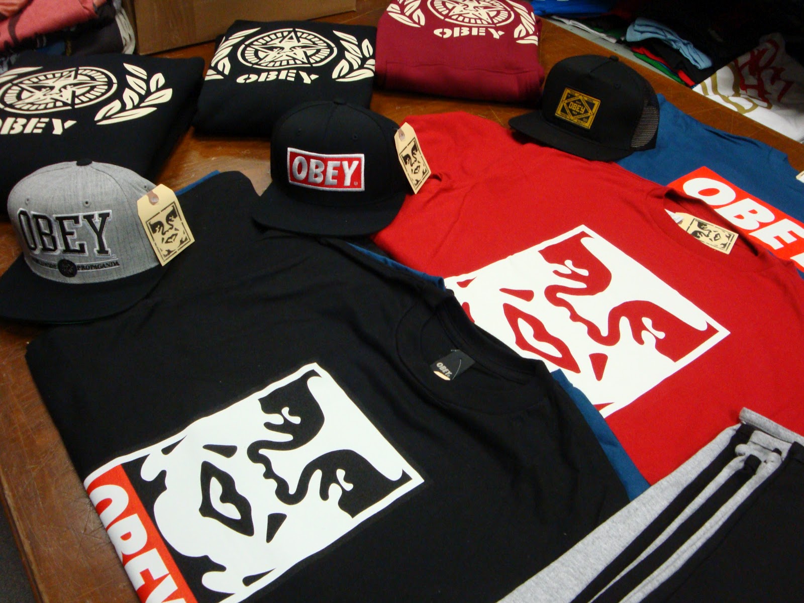 Obey the Giant ! - EXO SHOP - Blog