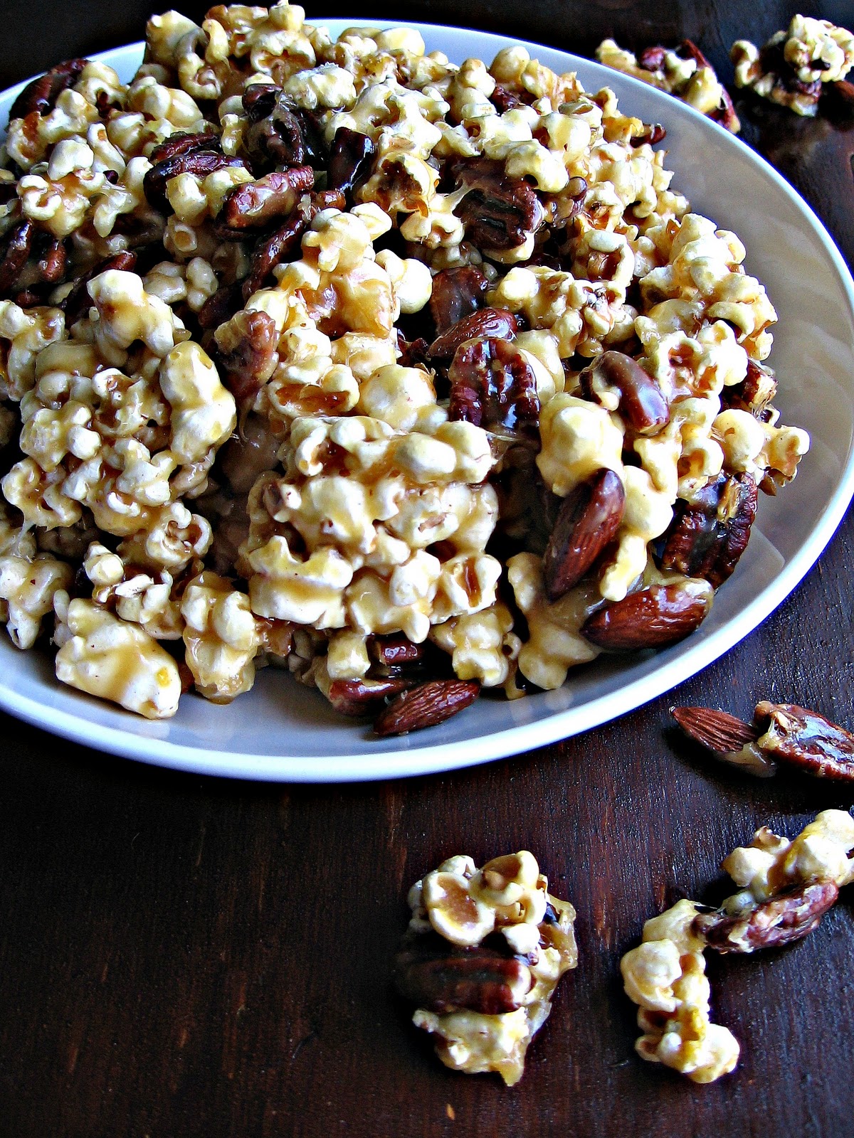 sweetsugarbean: For the Movies: Caramel Popcorn with Roasted Nuts