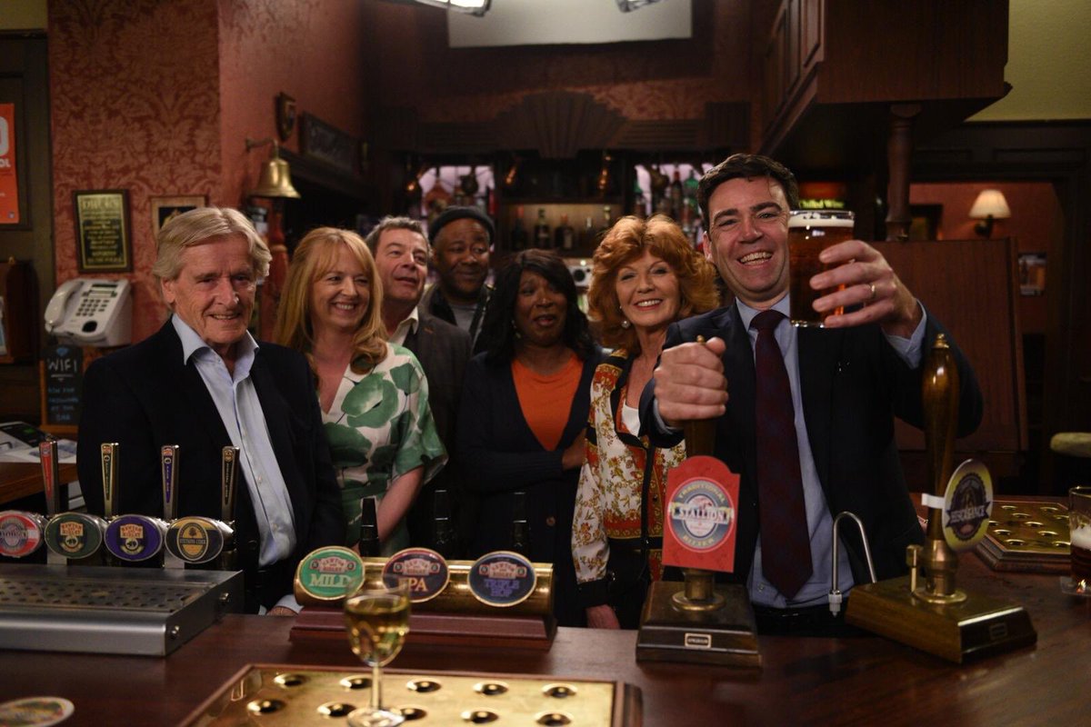 Coronation Street Blog: Manchester Mayor Visits Weatherfield on Green ...