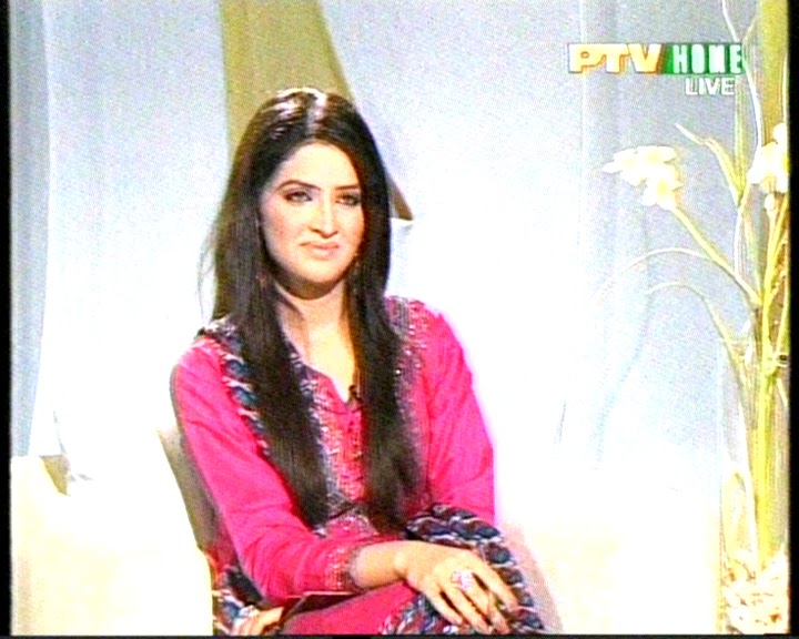 Pakistan Tv Anchors Directory: Sundas Jamil