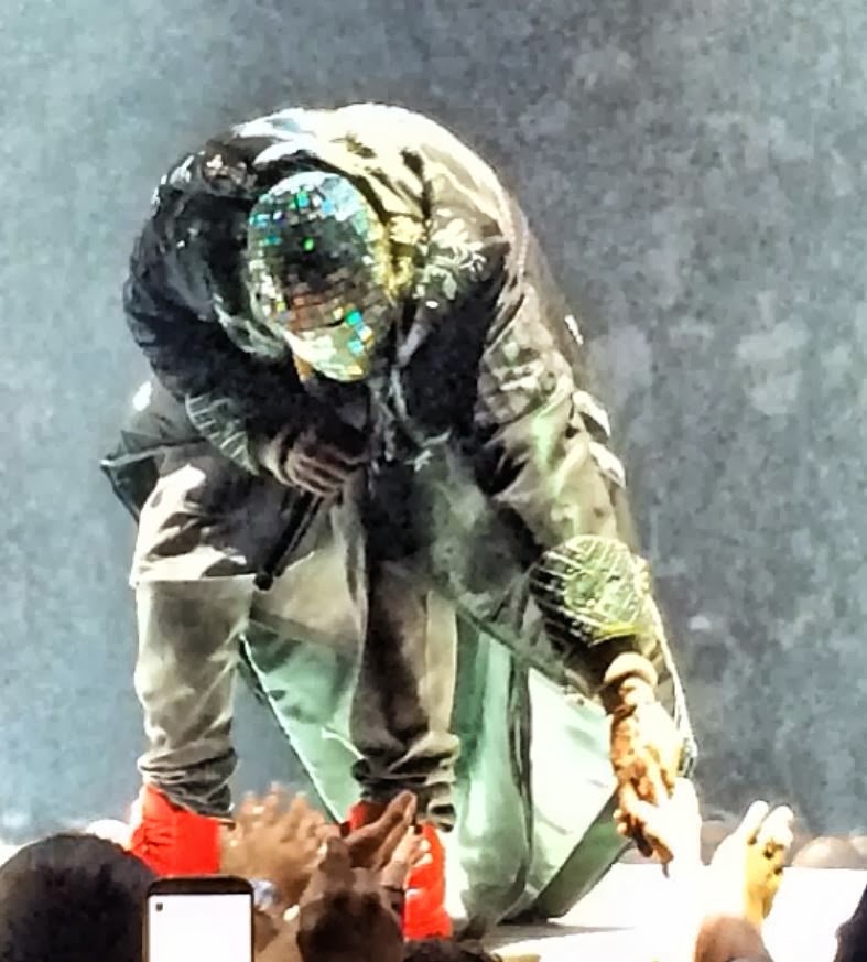 THE SNEAKER ADDICT: Kanye West Wearing His Red October Nike Yeezy 2's ...