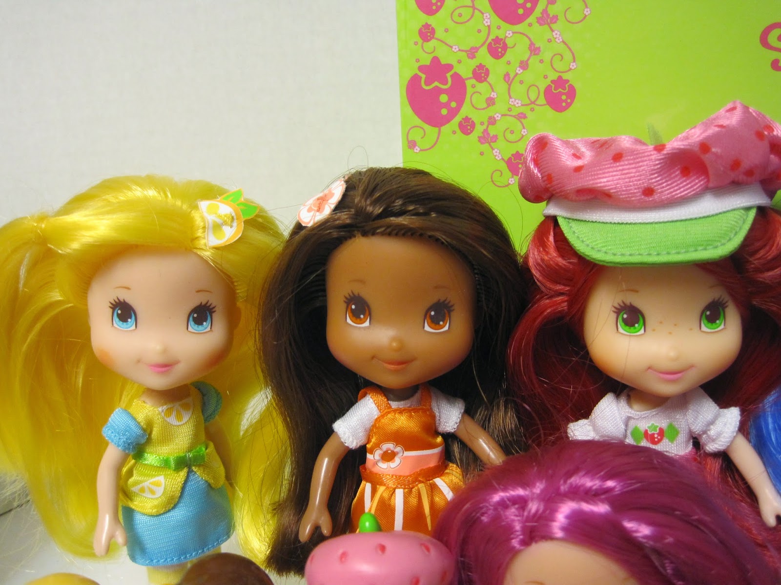 Never Grow Up: A Mom's Guide to Dolls and More: My Strawberry Shortcake ...