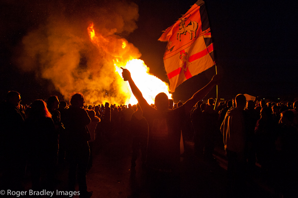 Ulster Photography: Biggest Eleventh Night Bonfire!