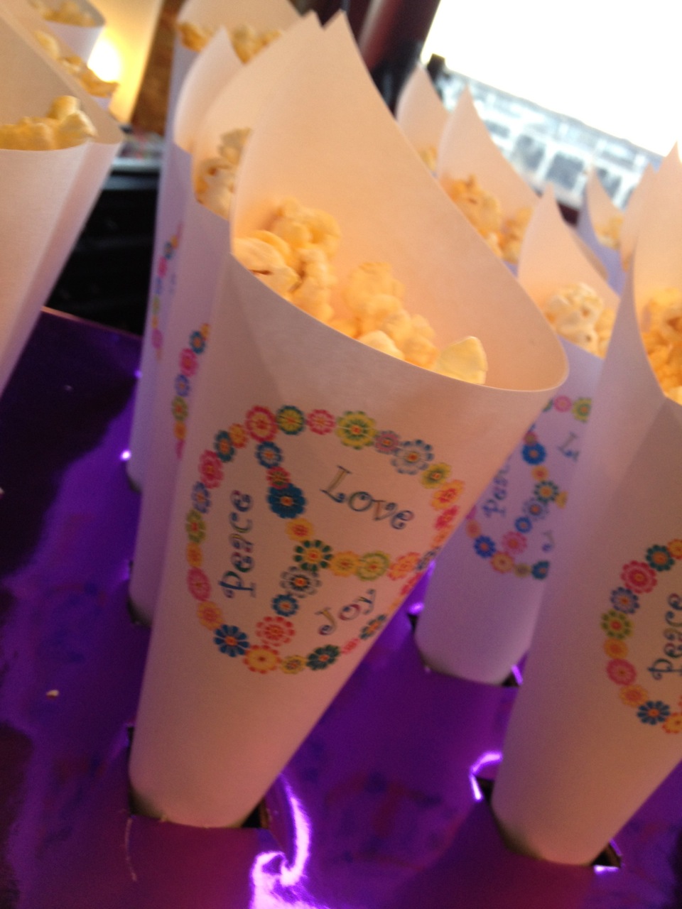 WIDNEY WOMAN: Mini Me's Peace Sign Birthday Party