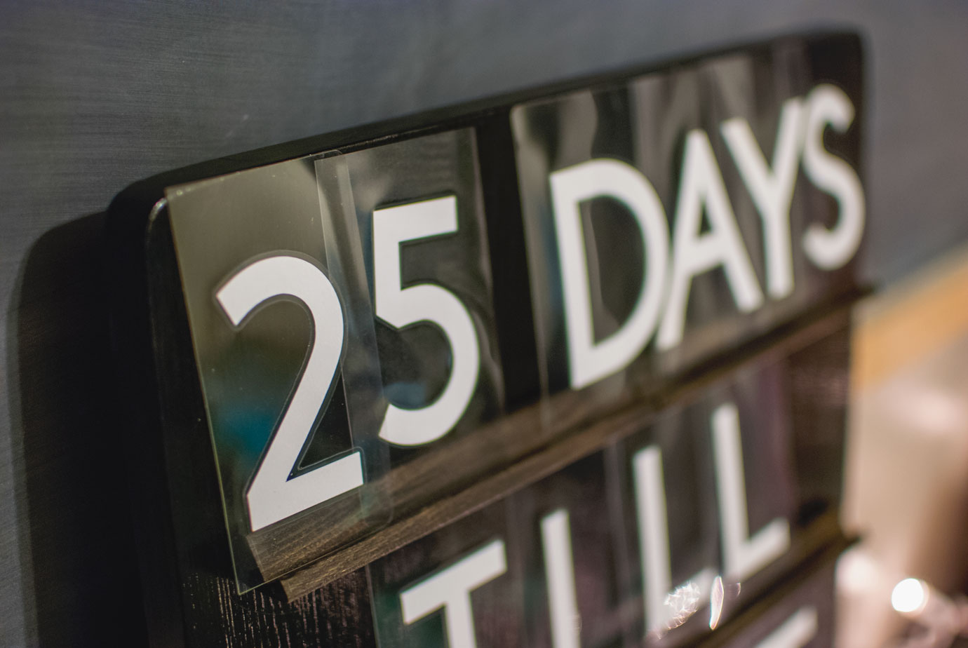 DIY Christmas Countdown Letterboard Wood Sign - The Dotted Nest