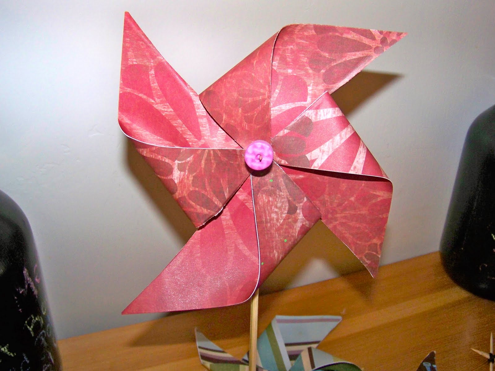Crafty Confessions of a Brainy Mom: Kiddle Craft: Homemade Pinwheels