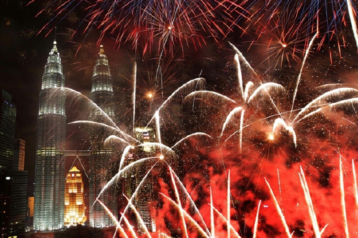 10 Orang Melecur Terkena Letupan Bunga Api Semasa Sambutan Tahun Baharu ...