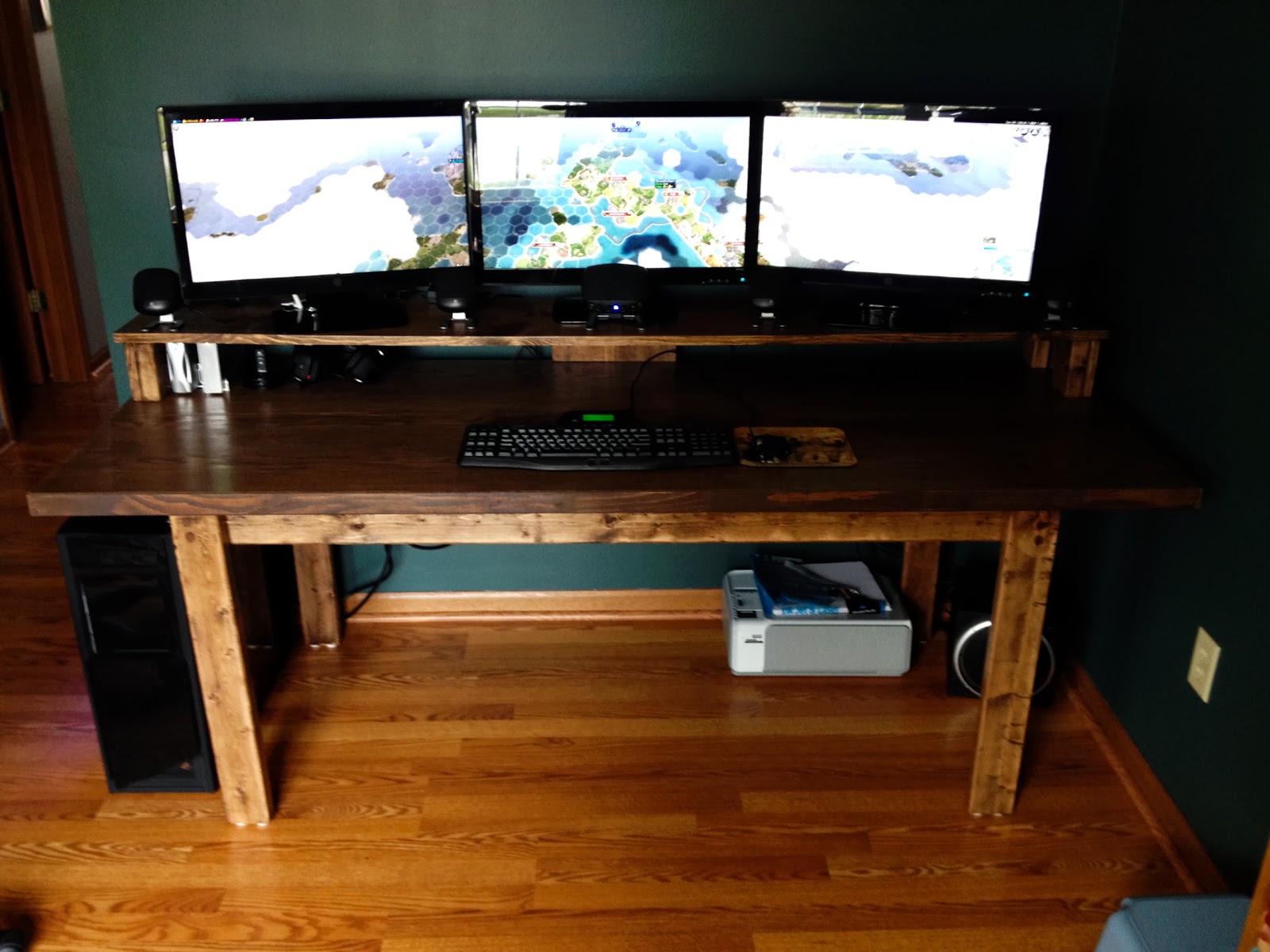 That Means Comfort: Mega Desk
