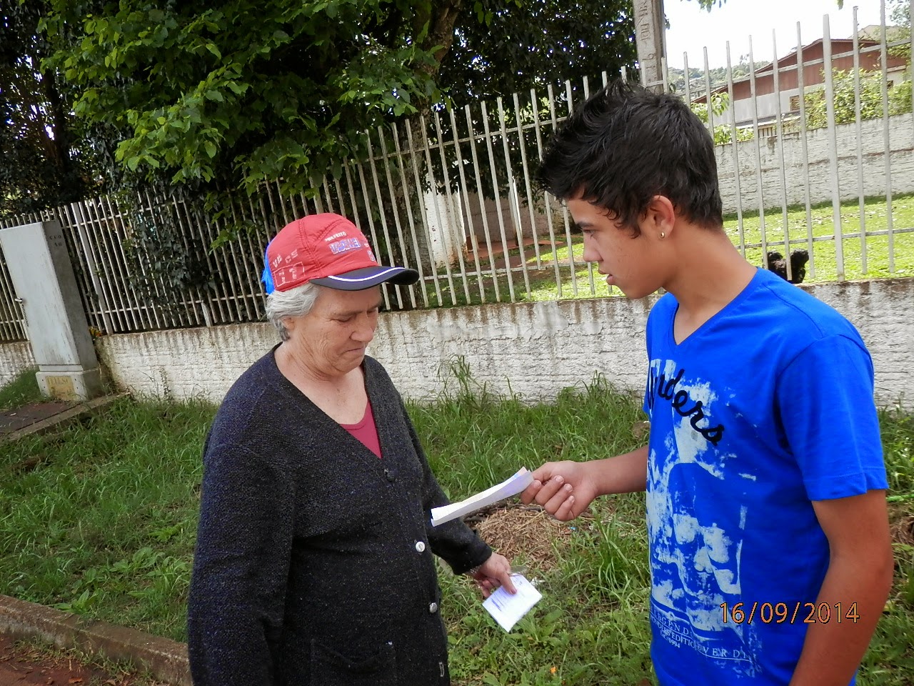 Escola Marafon: Entregando panfletos