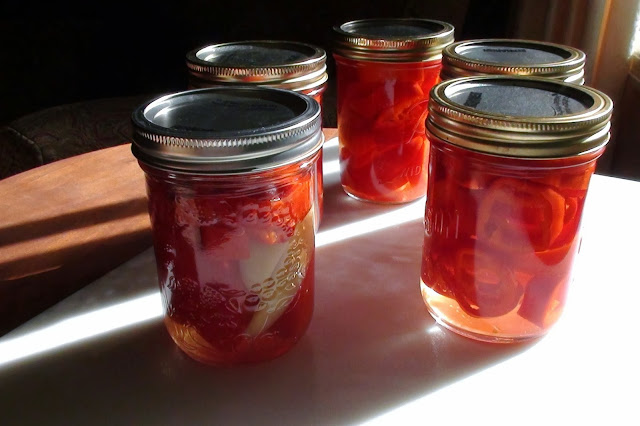 zsuzsa is in the kitchen: PICKLED PEPPERS