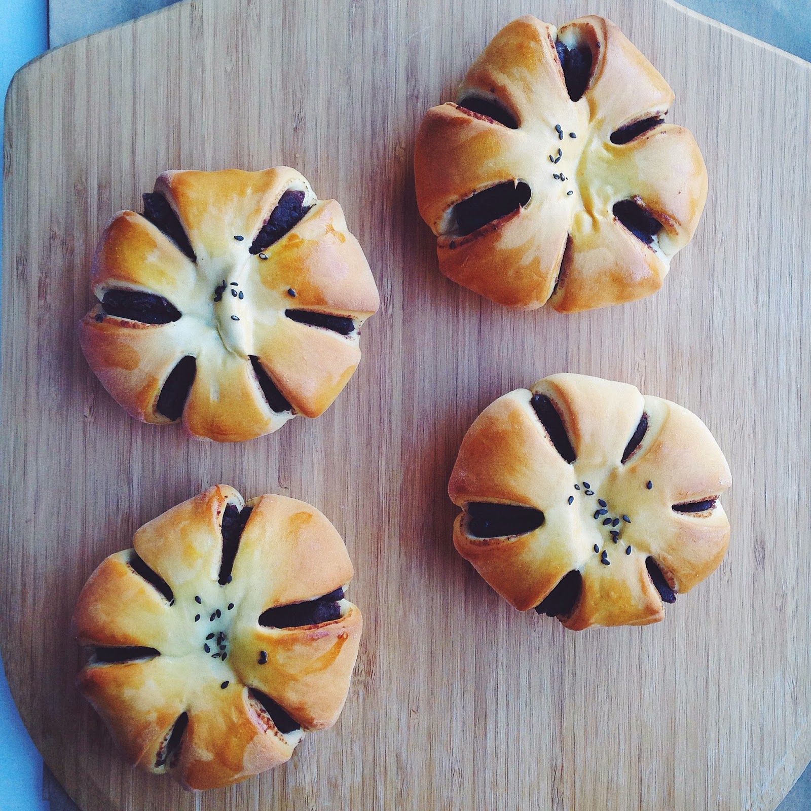 Miss Hangrypants: Red Bean Flower Bread - 팥빵