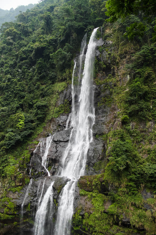 ink + adventure: visiting Wulai waterfall + hot springs