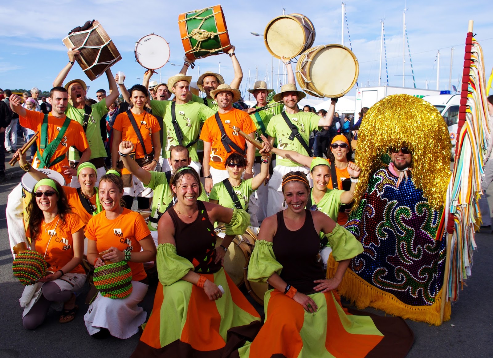 BABELTOUR batucada fanfare échassiers...: Batucada, fanfare, groupe de ...