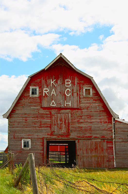 That Country Place: Barn Charm