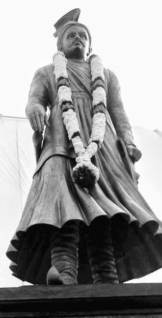 Hamlet in Monsoon : THE MURDER OF RAJA KESAVADAS