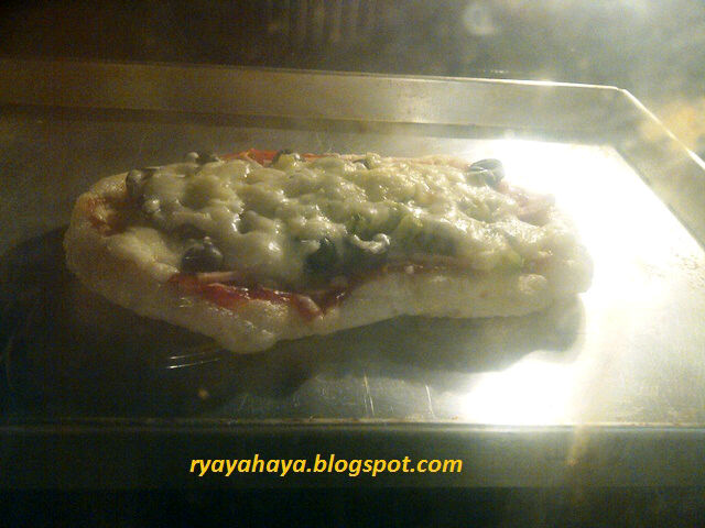 WELCOME TO MY SPACE PEOPLE. LOL.: Super Chewy MOCHI PIZZA